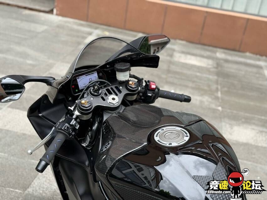 【MOTO BOX】23年2月雅马哈R1黑武士，仅行驶8000km-竞速车友会 - 591moto