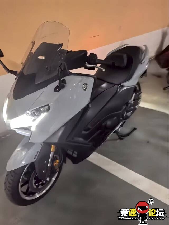 25款tmax560-竞速车友会 - 591moto